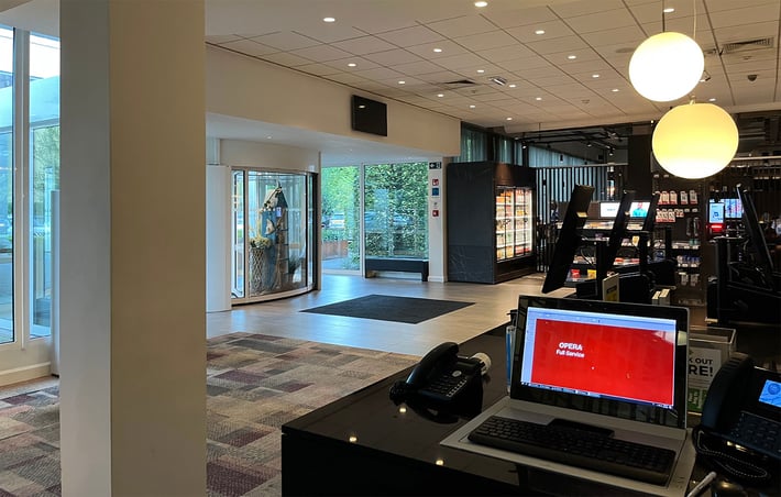 The benefits of mixing staff and self-service in hotels